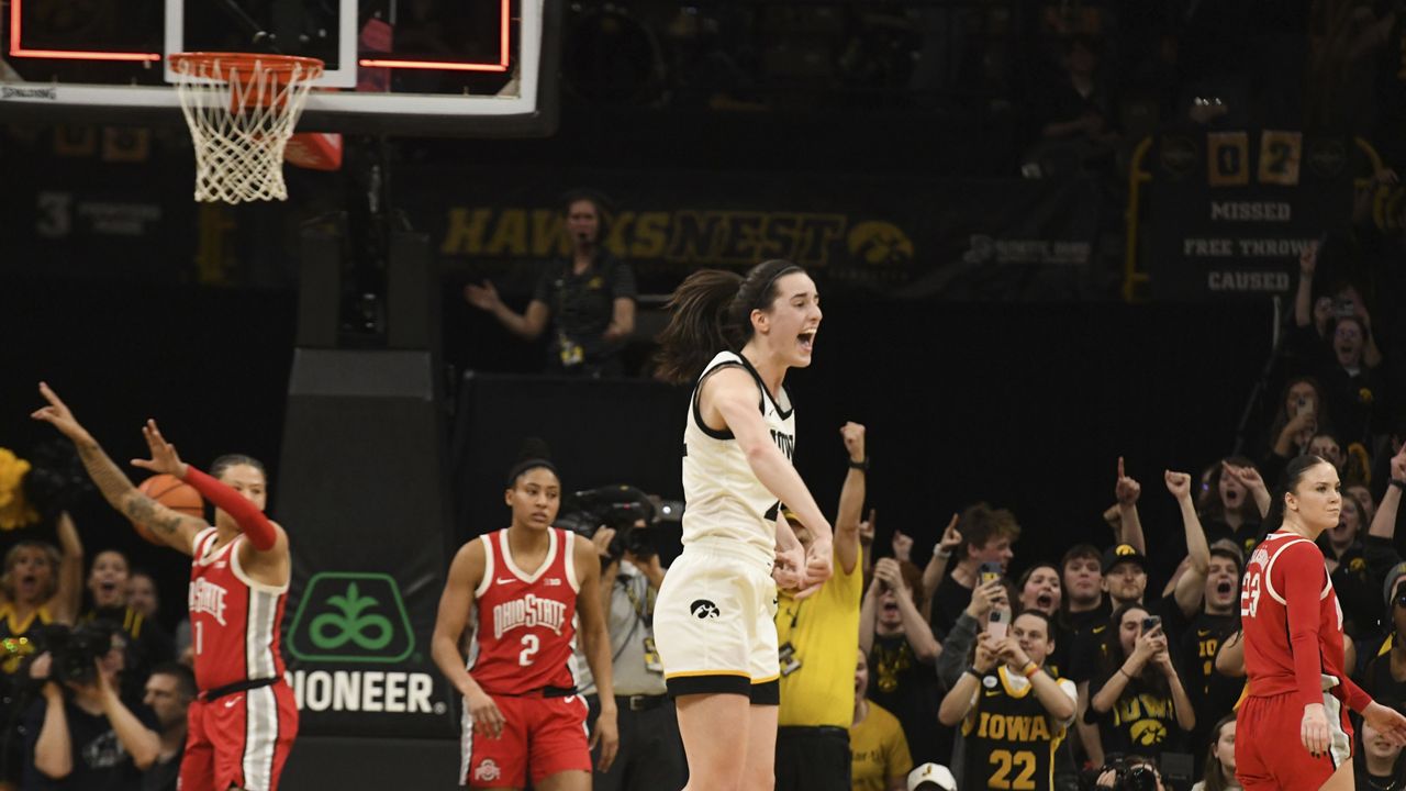 Caitlin Clark breaks Pete Maravich's NCAA scoring record